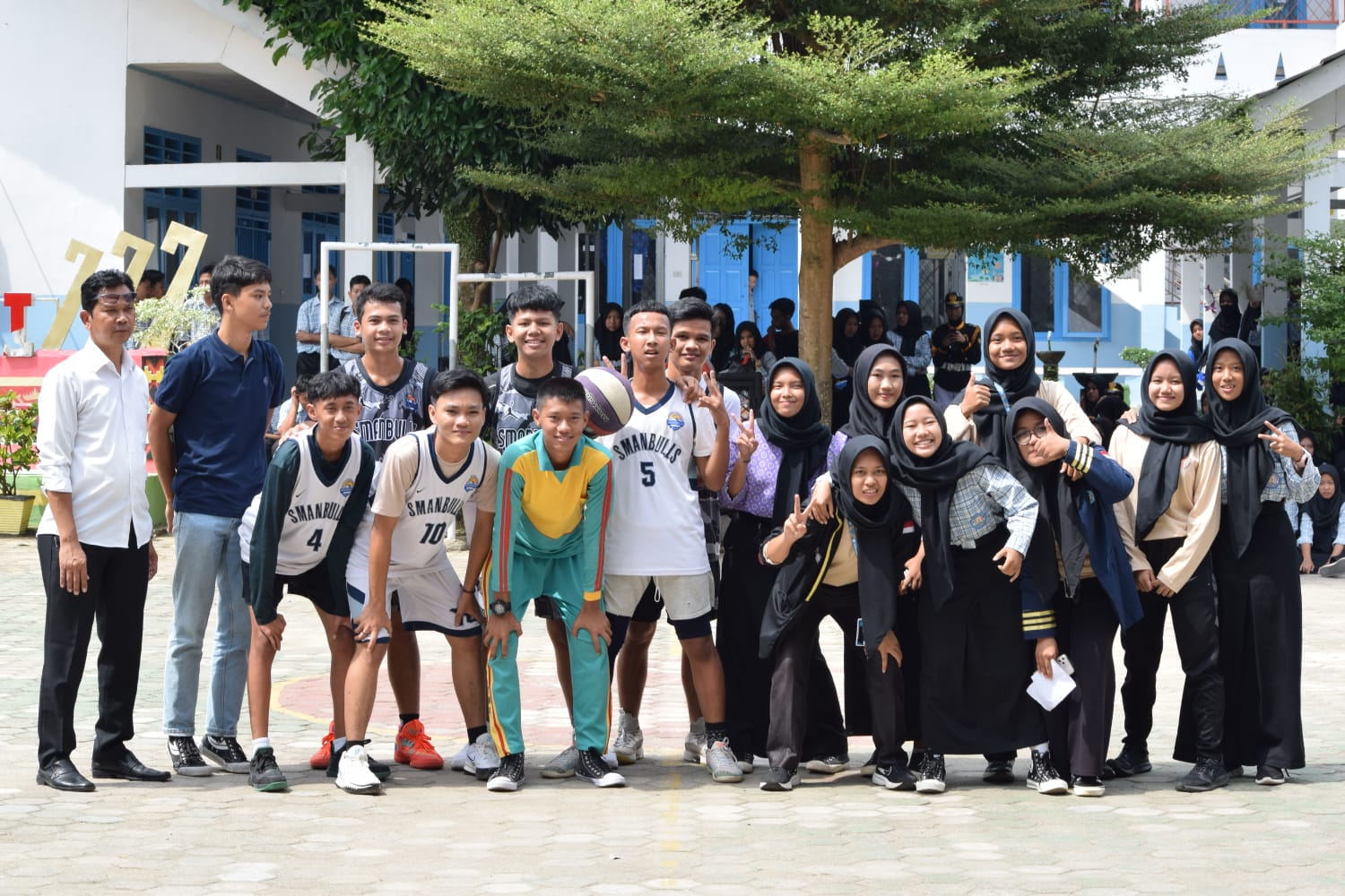 Parade Ekskul SMAN 1 Kotabumi Meriahkan Puncak Acara MPLS 2023 - SMAN 1 ...